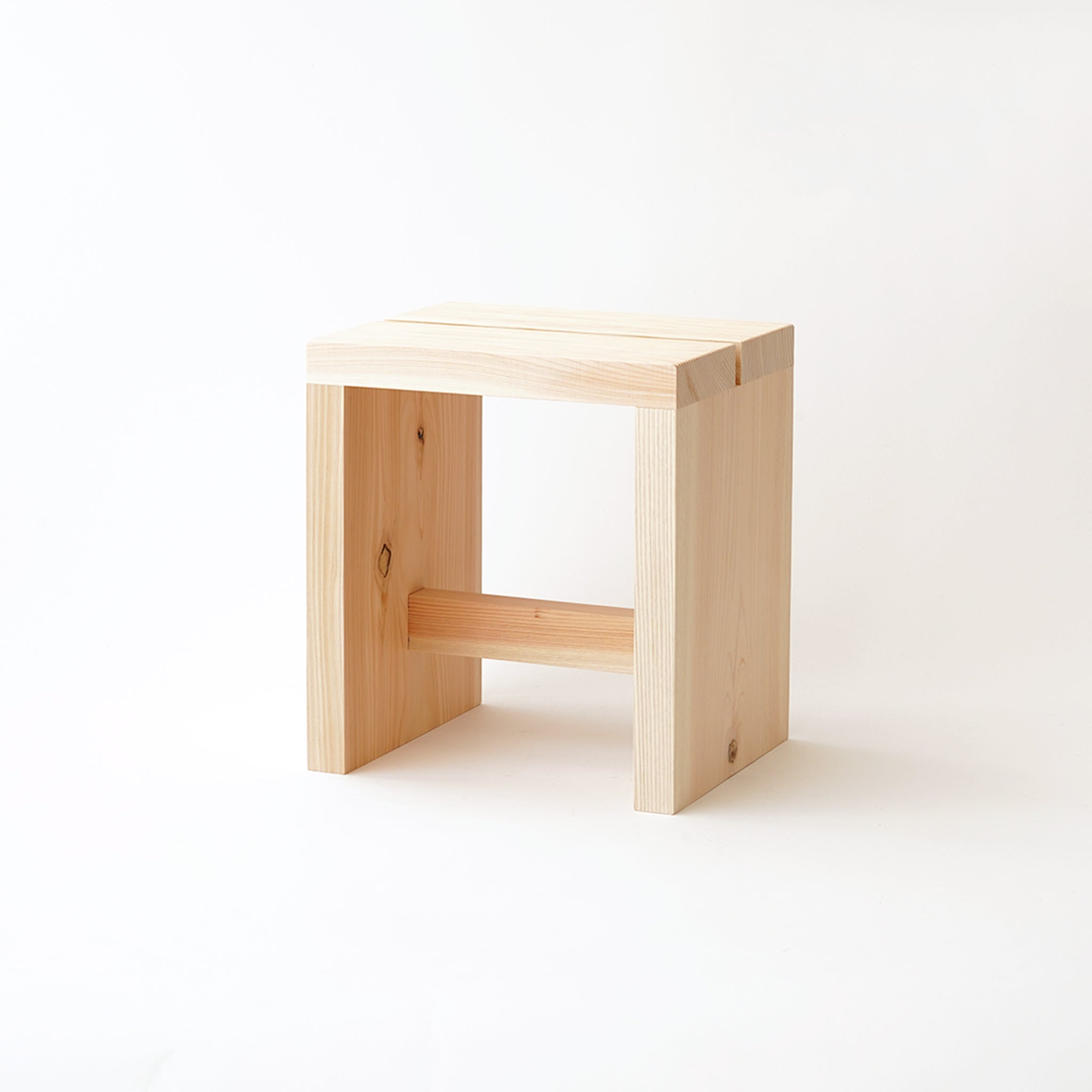 TOSARYU / HINOKI STOOL – the hub